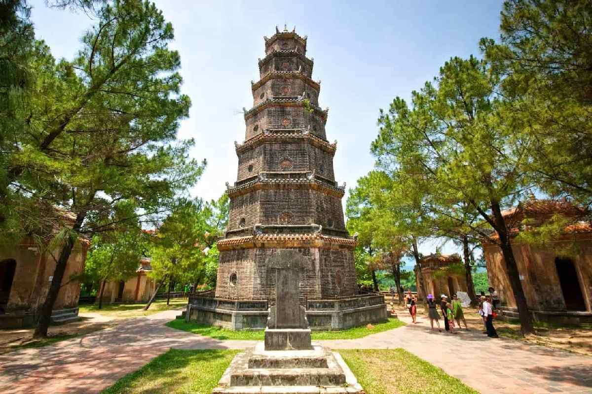 Thien Mu Pagoda - 베트남의 상징적 인 영적 랜드 마크